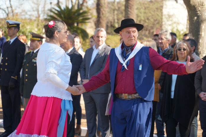Colón conmemoró 209 años de la Independencia Argentina | 03442 | NOTICIAS